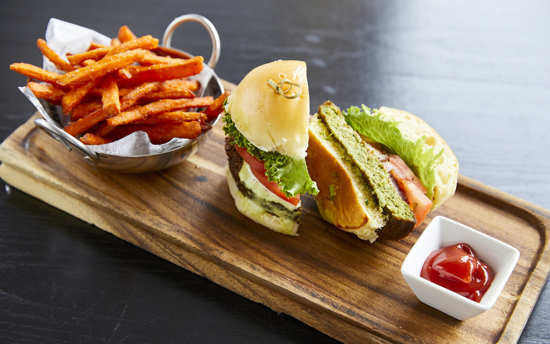 Dining | Engineers Country Club | Roslyn Harbor, NY | Invited